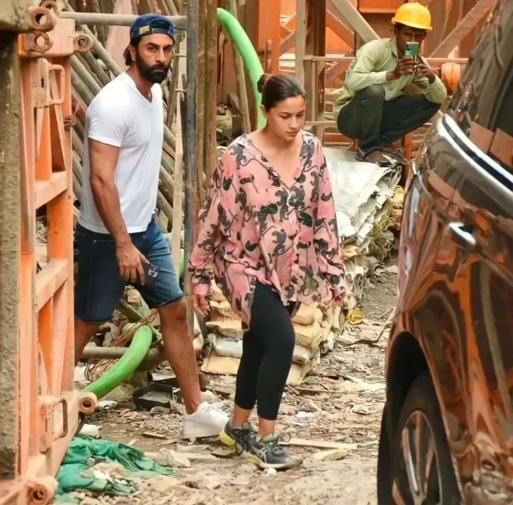 Alia Bhatt And Ranbir Kapoor To Celebrate Diwali With Daughter, Raha In Their New Home, Krishna Raj